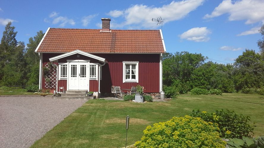 Stuga i Nybro med 4 + 2 bäddar #4982 | Stugknuten