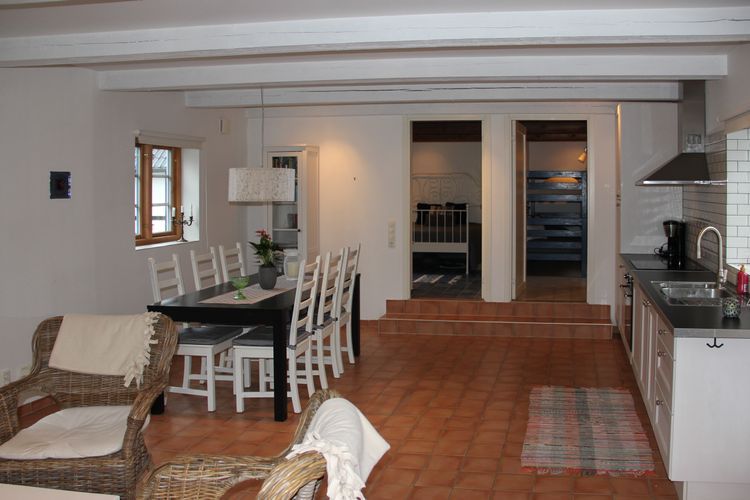 Stuga i Skurup med 4 + 2 bäddar #25101 | Stugknuten