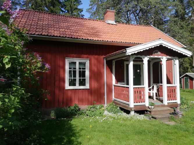 Stuga i Folkabo med 4 + 2 bäddar #27675 | Stugknuten